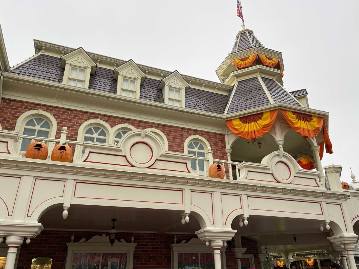 Fall Comes to Magic Kingdom | TouringPlans.com Blog