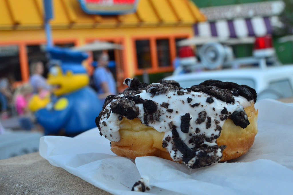 SATURDAY SIX Devours Some OUTRAGEOUS EATS at the Universal Orlando ...