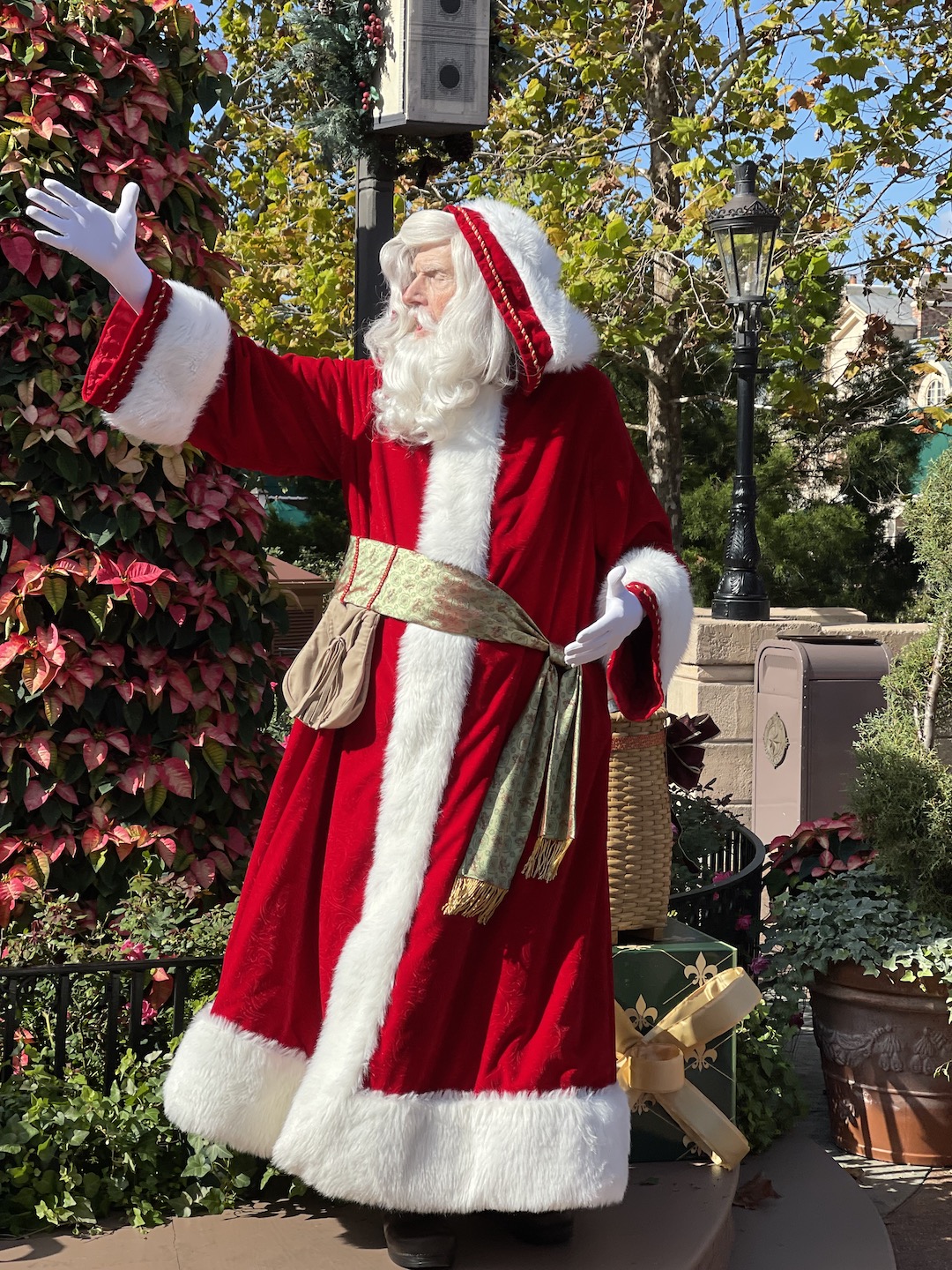 Top 5 Things to See Before the EPCOT Festival of the Holidays Goes Away ...