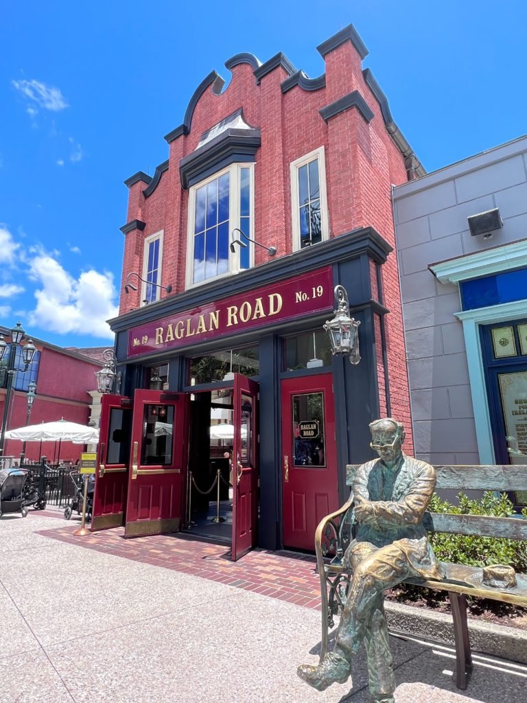 Raglan Road Irish Pub and Restaurant Review: Brunch and Burgers ...
