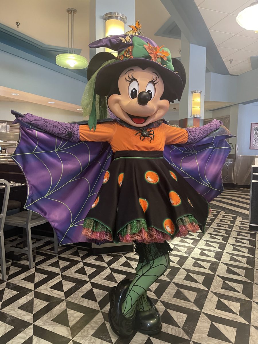 How is Minnie's Halloween Dine at Hollywood and Vine?