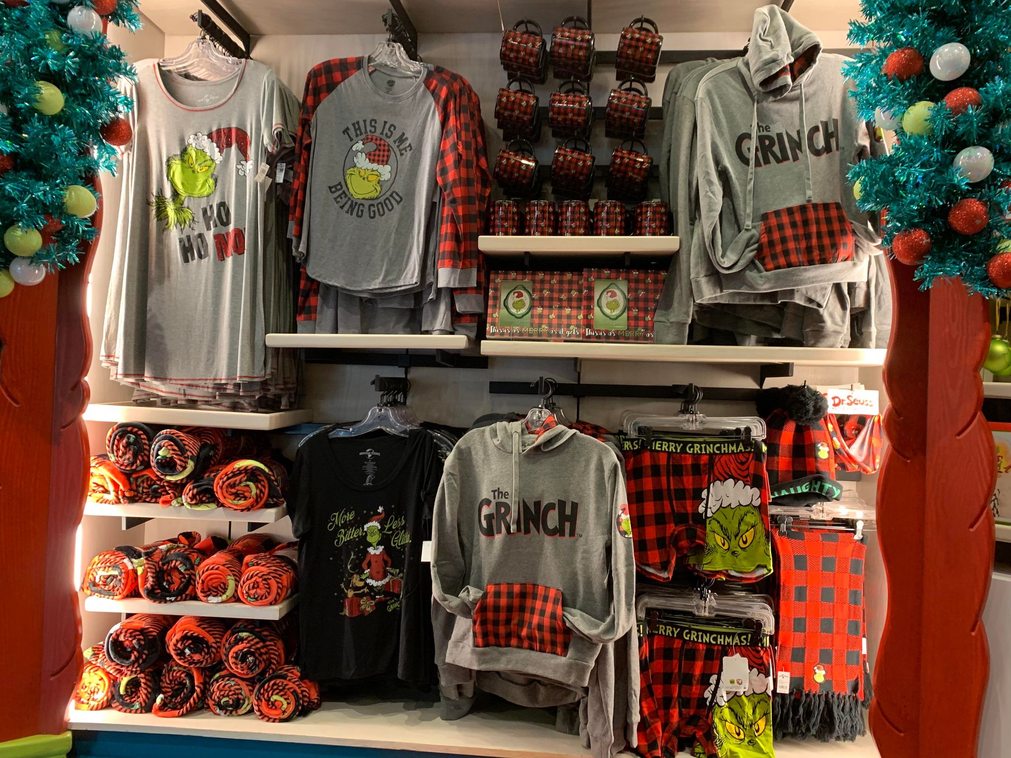 SATURDAY SIX: 6 Reasons We Love GRINCHMAS In Seuss Landing ...