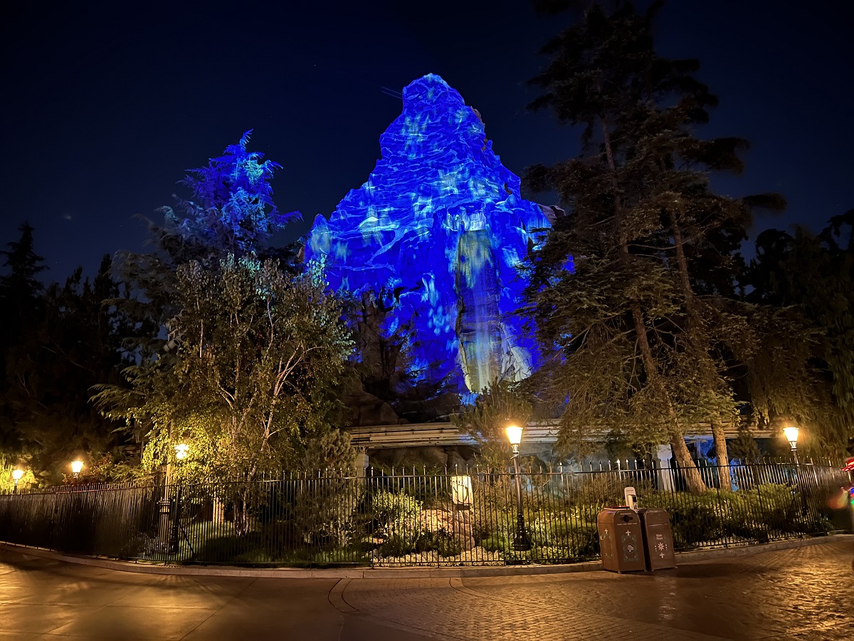 Which Disneyland Rides Are Better at Night? | TouringPlans.com Blog