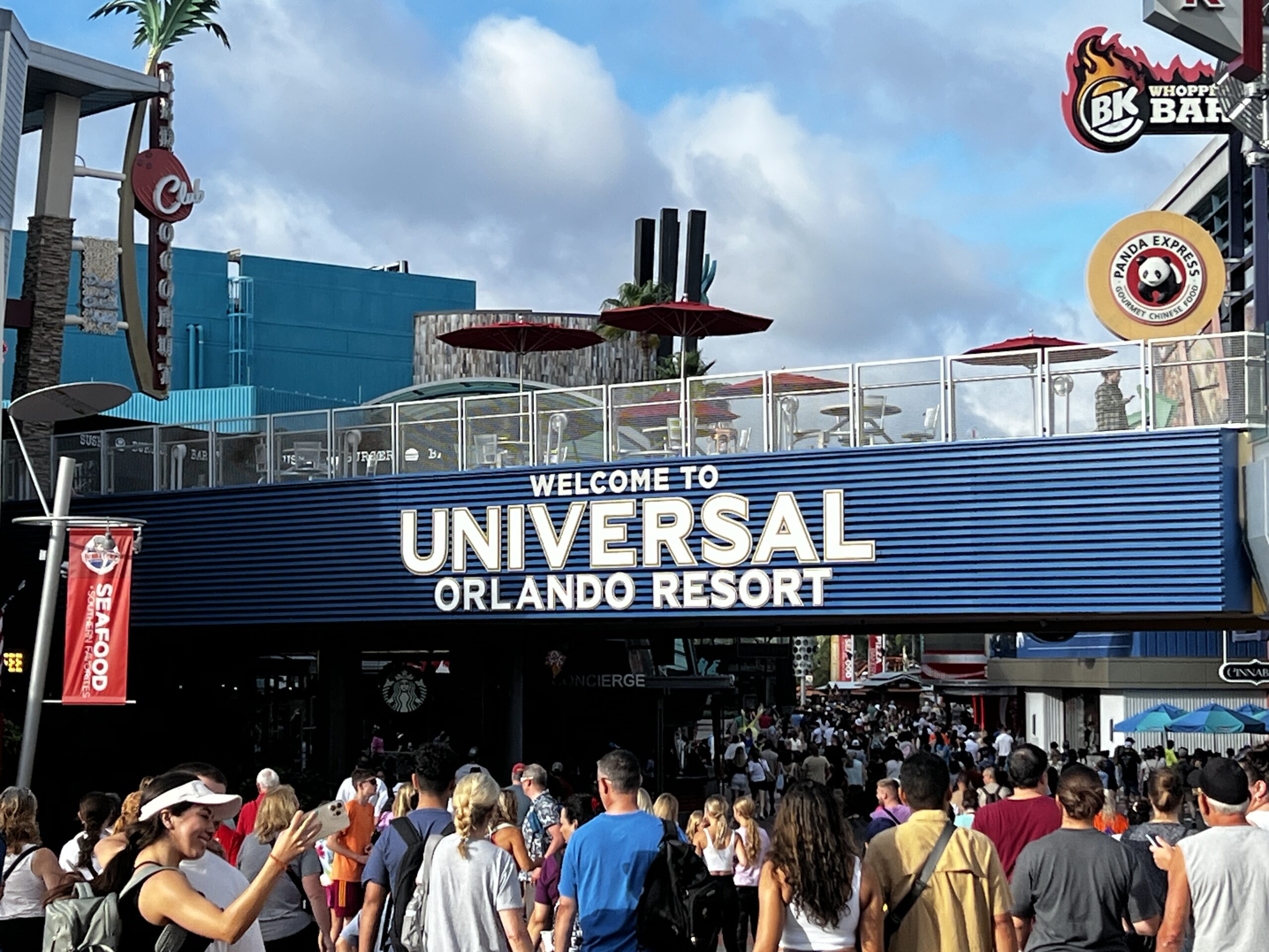 The SATURDAY SIX Looks at Universal Citywalk’s New Mobile Order and ...
