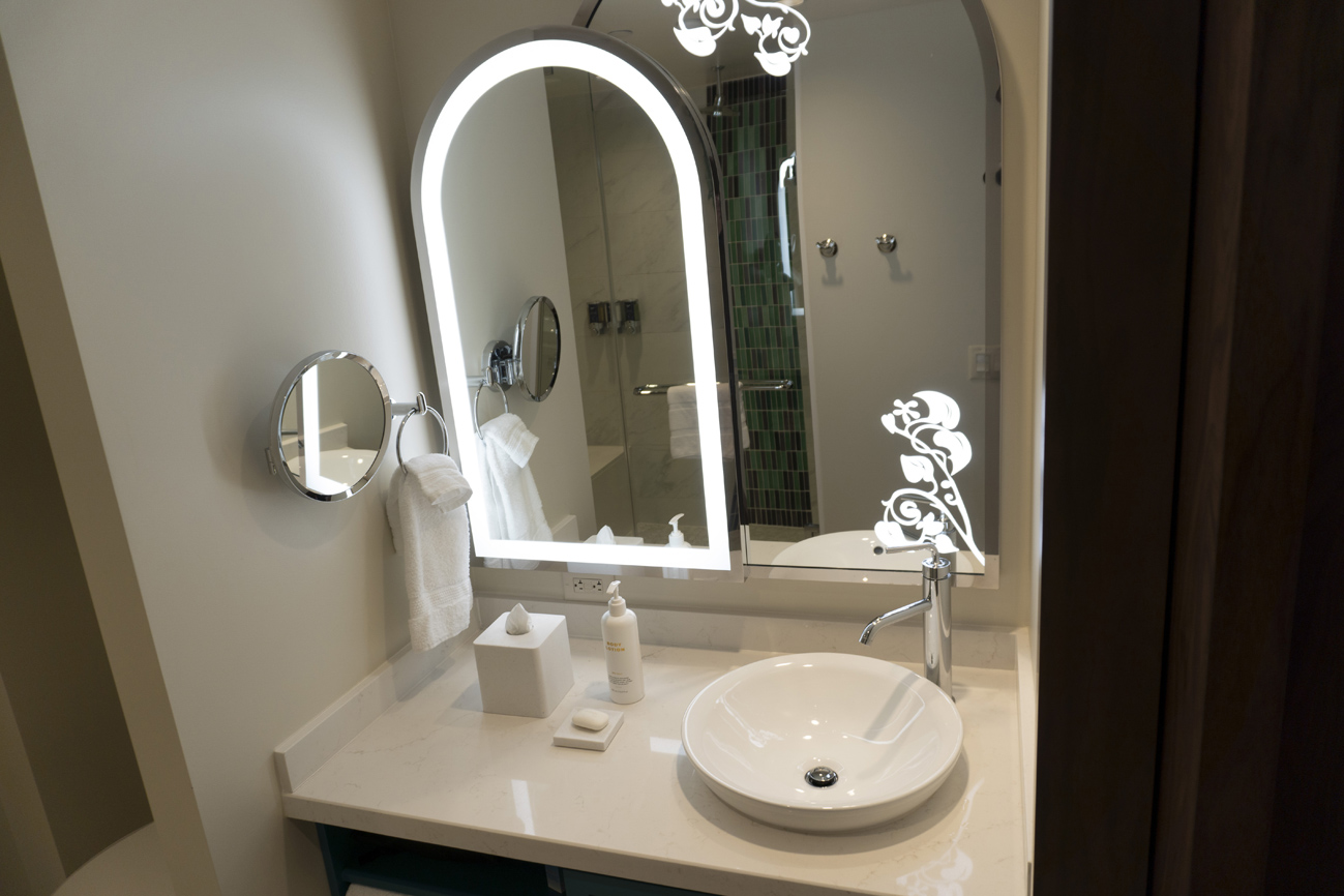 The Villas at Disneyland Hotel Duo Studio Review | TouringPlans.com Blog