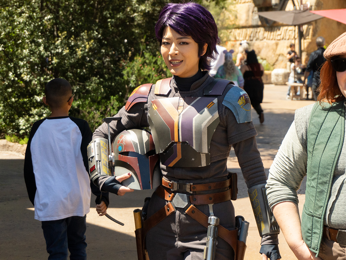What to See and Do at Disneyland’s Star Wars Season of the Force ...