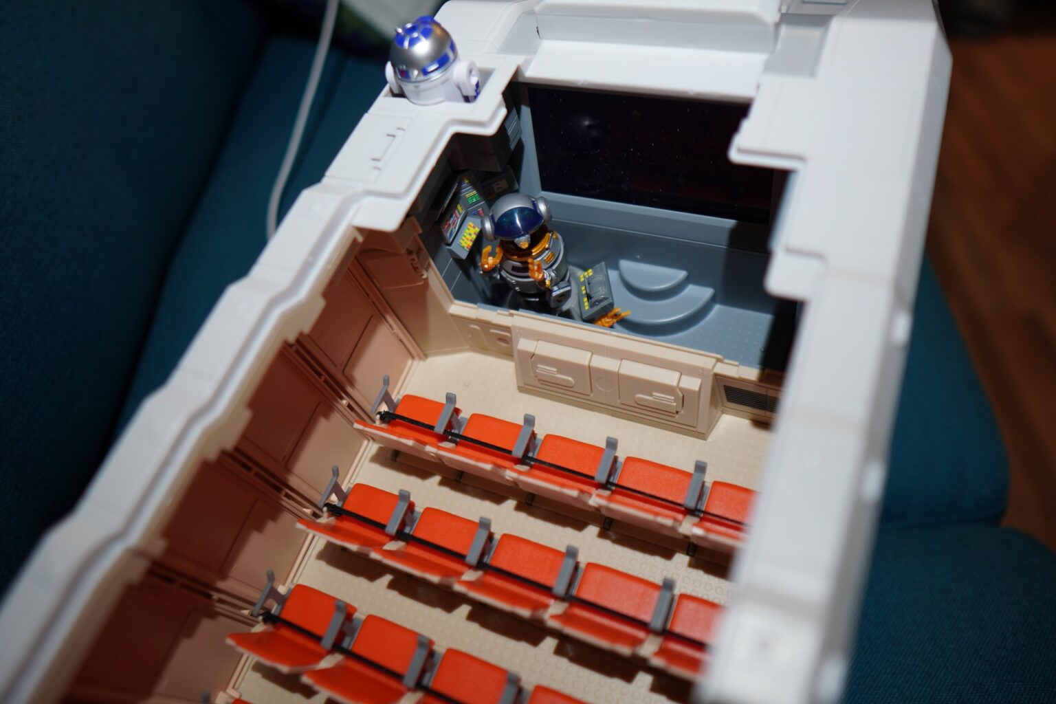 Best Theme Park Merch Ever? Star Tours Starspeeder 3000 Playset Review ...