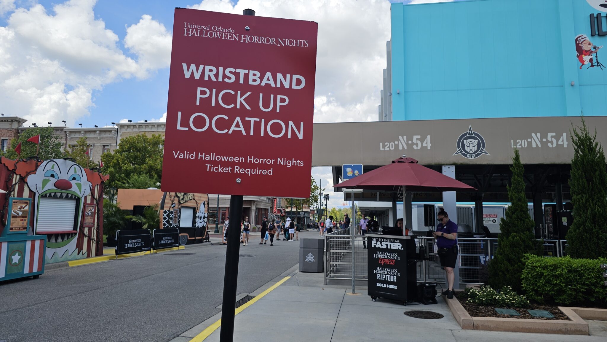 Getting to Know – Halloween Horror Nights Premium Scream Night ...