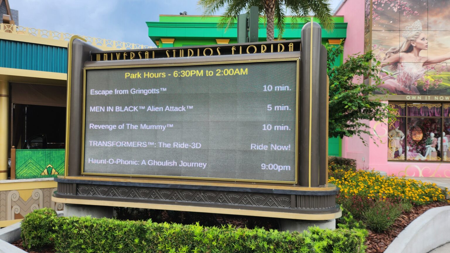 Getting to Know – Halloween Horror Nights Premium Scream Night ...