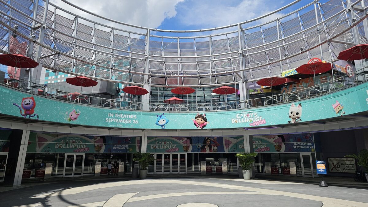 The SATURDAY SIX Looks at Universal Citywalk’s New Mobile Order and ...